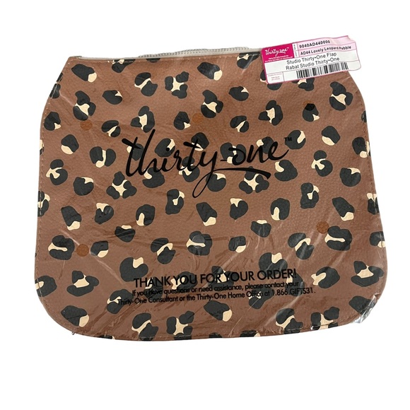 thirty-one | Bags | New Studio Thirty One Flap Retired Leopard Pebble ...